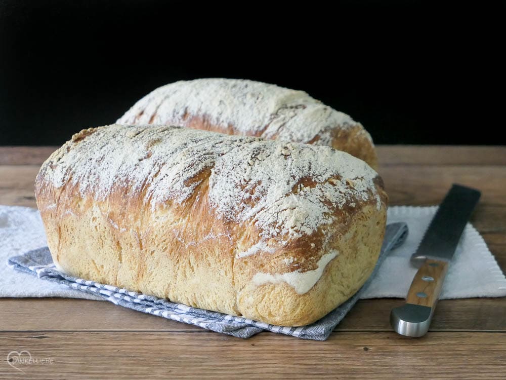 Luftig weiches Dinkel-Langschläfer-Brot in 2 Varianten - vegan ...